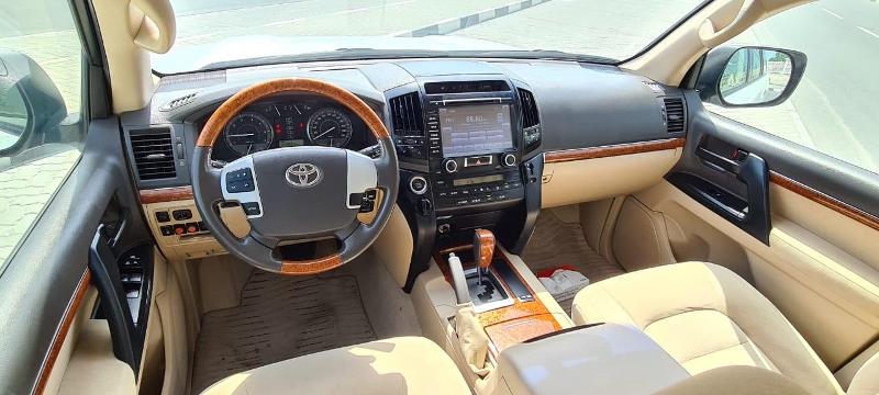 StriveME - لاندكروزر 2014 تعرف على مواصفات الاس يو في الرائدة من تويوتا